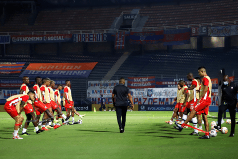 Los 5 estadios más grandes de Paraguay - Balón Latino