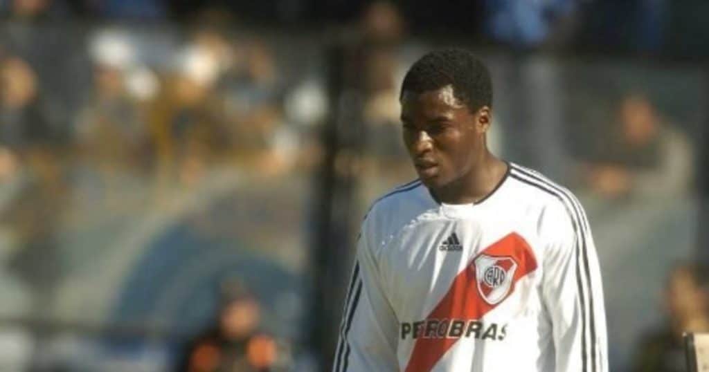 Judelín Aveska, el haitiano que hizo historia en Argentina - Balón Latino