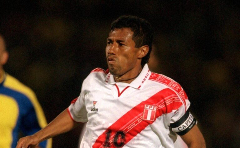 Top 10 mejores jugadores de la Selección Peruana en la historia - Balón ...