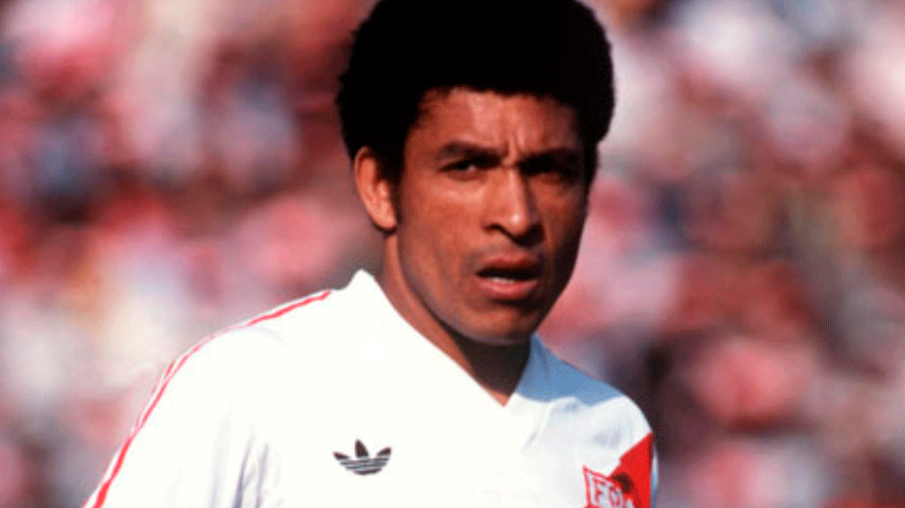 TOP 5: mejores defensas peruanos de la historia - Balón Latino