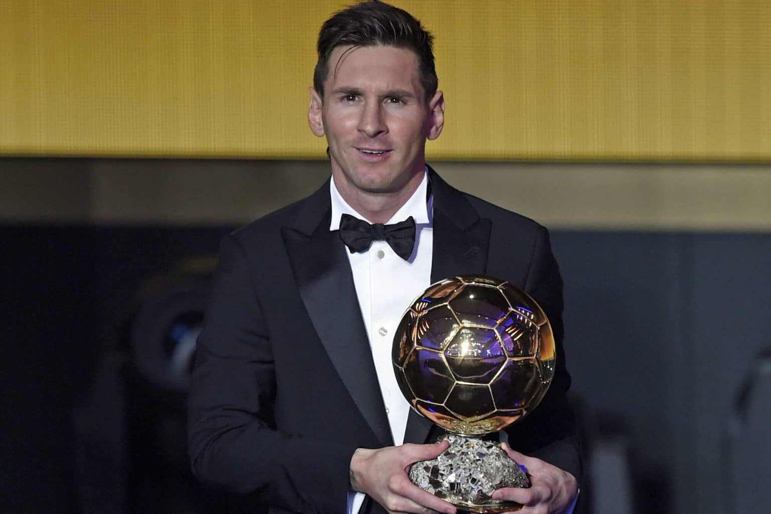 Todos los looks de Lionel Messi en las galas del Balón de Oro - Balón ...