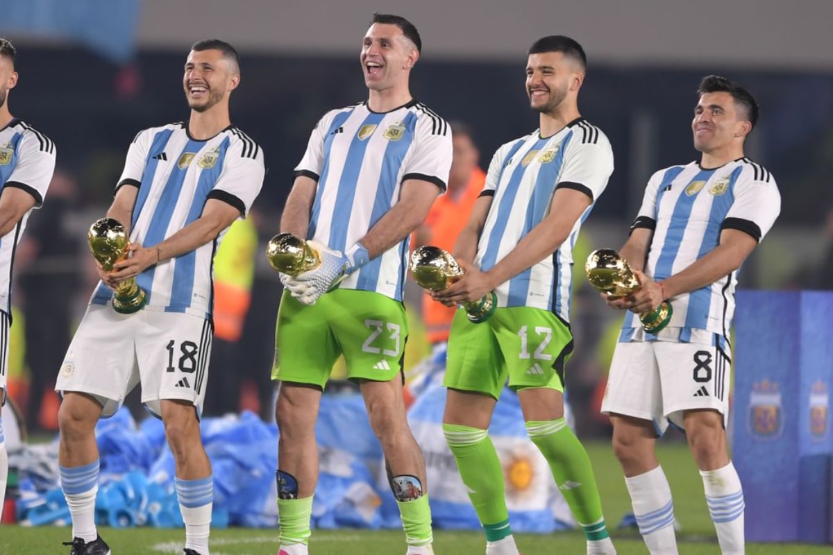 ¿Se junta con el Dibu Martínez? Un campeón del mundo con Argentina ...