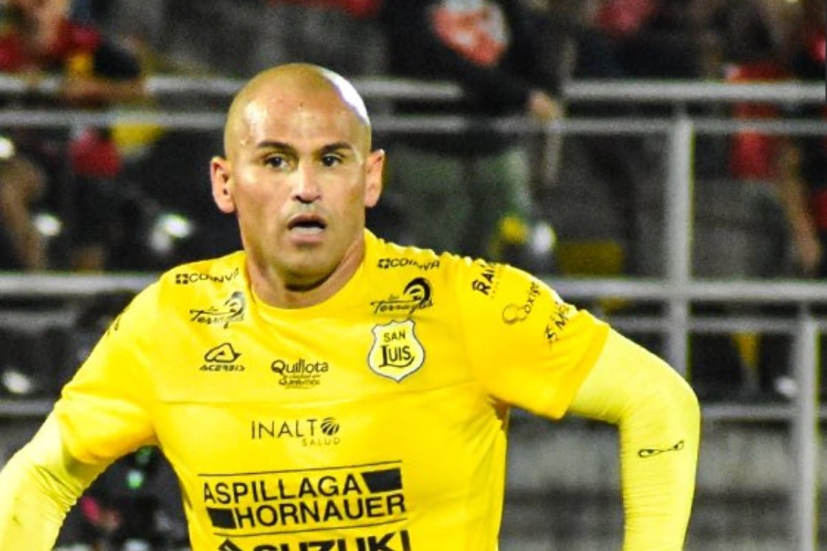 Leyenda viva: Chupete Suazo sigue rugiendo a sus 42 años y llega a una ...