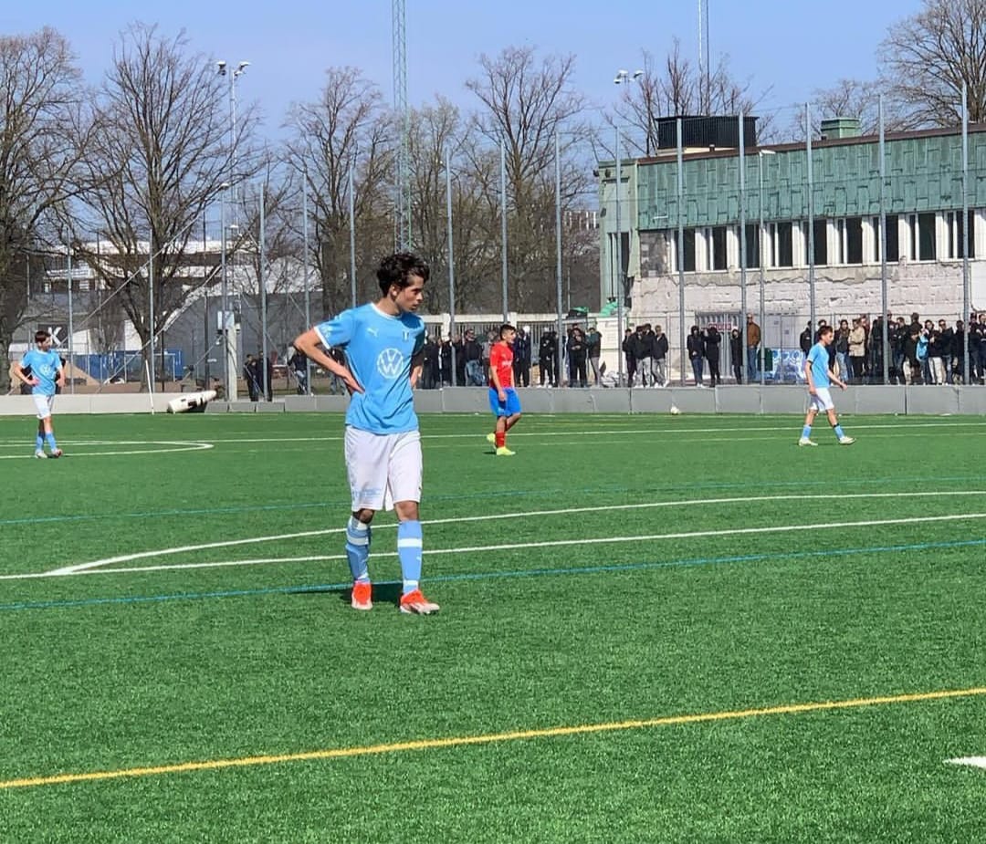 Quién es y cómo juega Nathaniel Pérez Torres, el joven extremo que ...